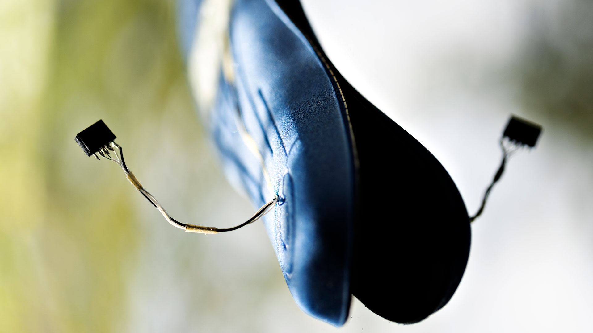Sole equipped with silk sensors ensures optimal cycling