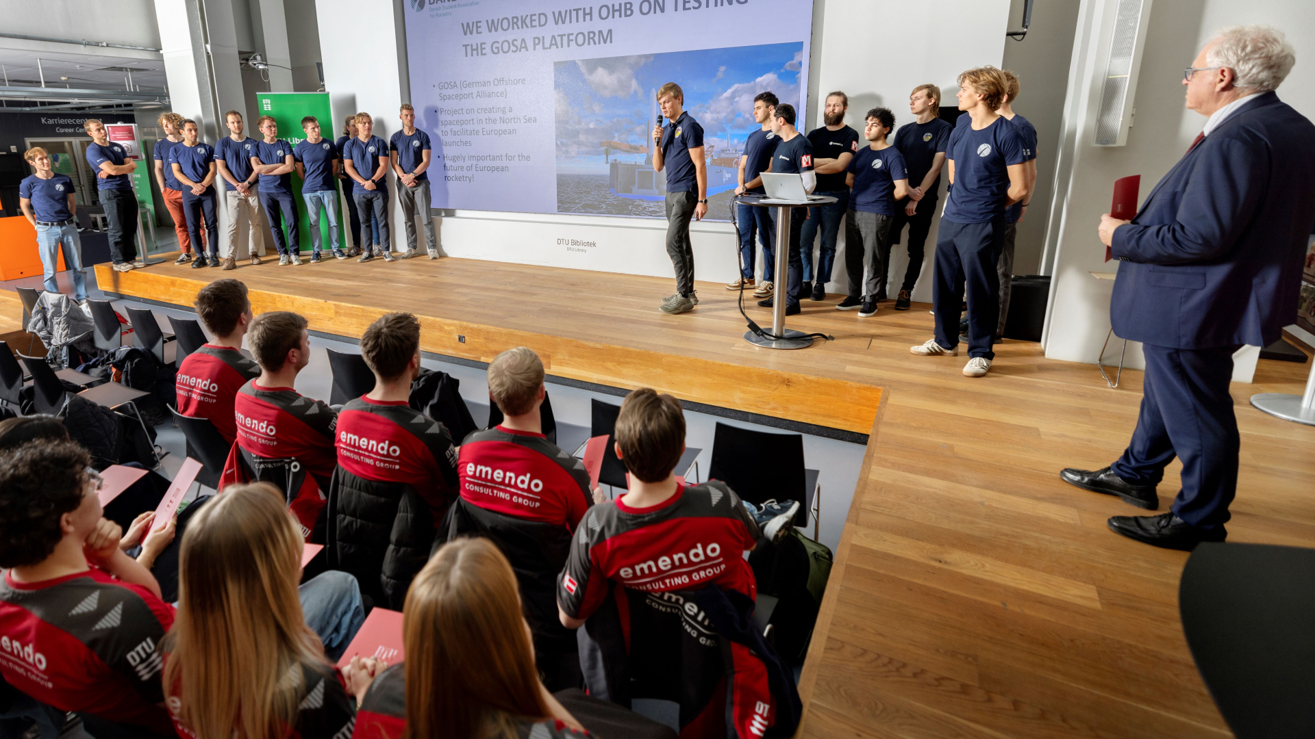 DTU celebrates talented students at Blue Dot diploma ceremony